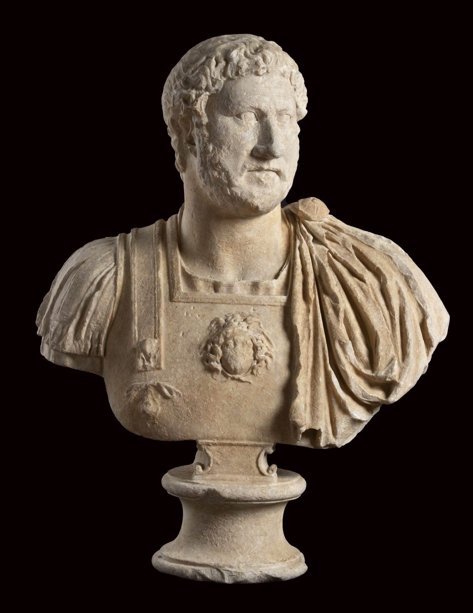 Un busto inedito di adriano e altri tesori. In arrivo l’asta di ...