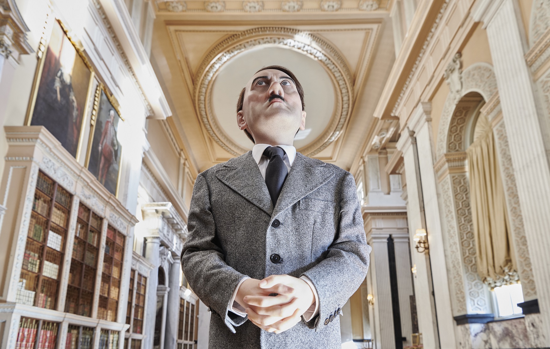 Marchesi e principi sul cesso. Immagini del water d’oro di Cattelan ...