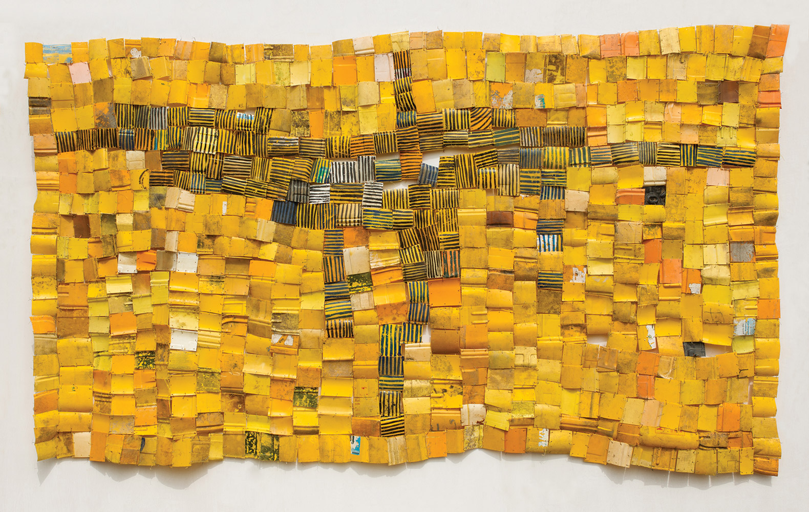 Come dalla plastica nascono storie: Serge Attukwei Clottey racconta il ...