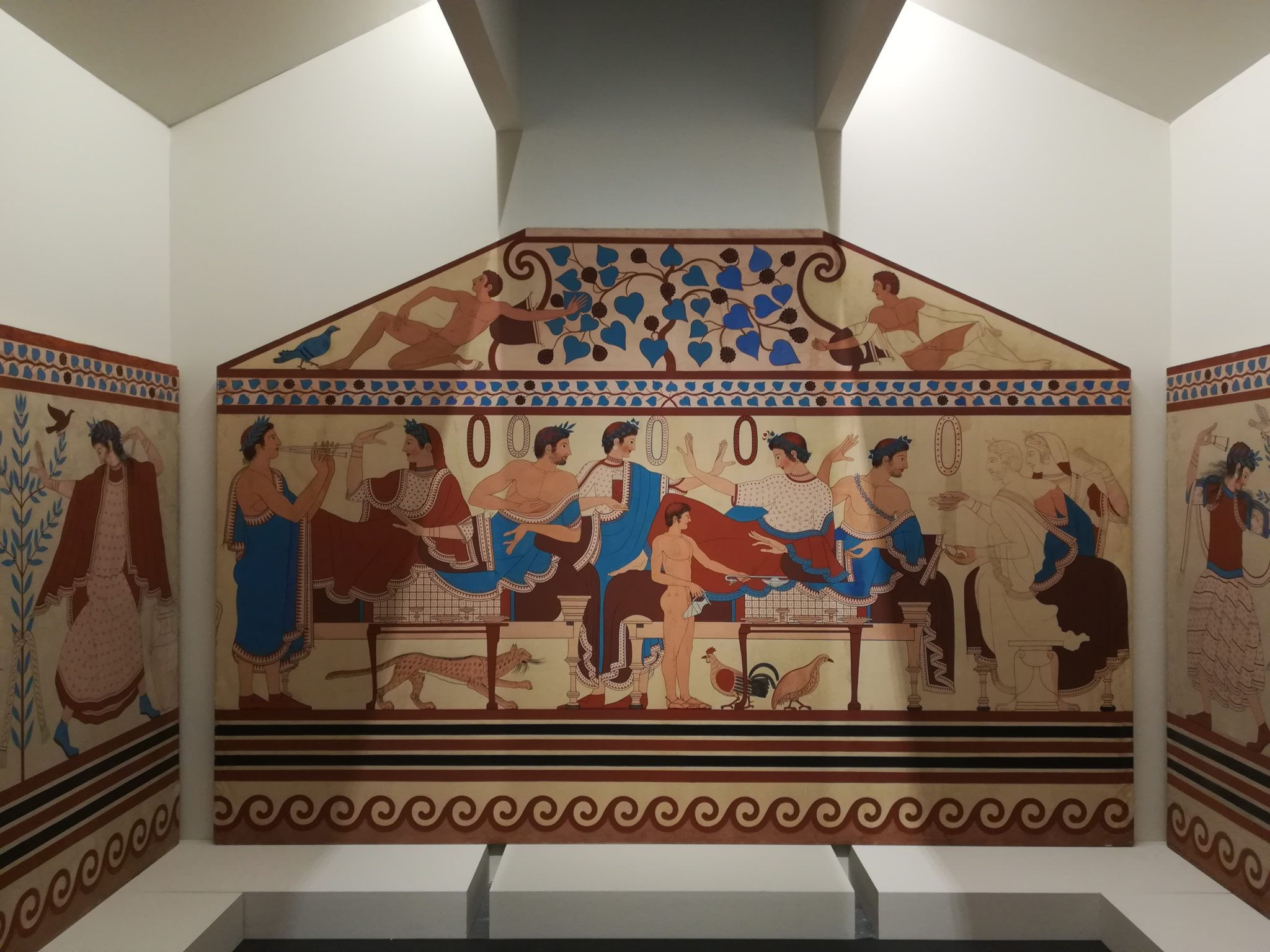 Oggetti funzionali dall'estetica meravigliosa. 1400 pezzi per una mega ...