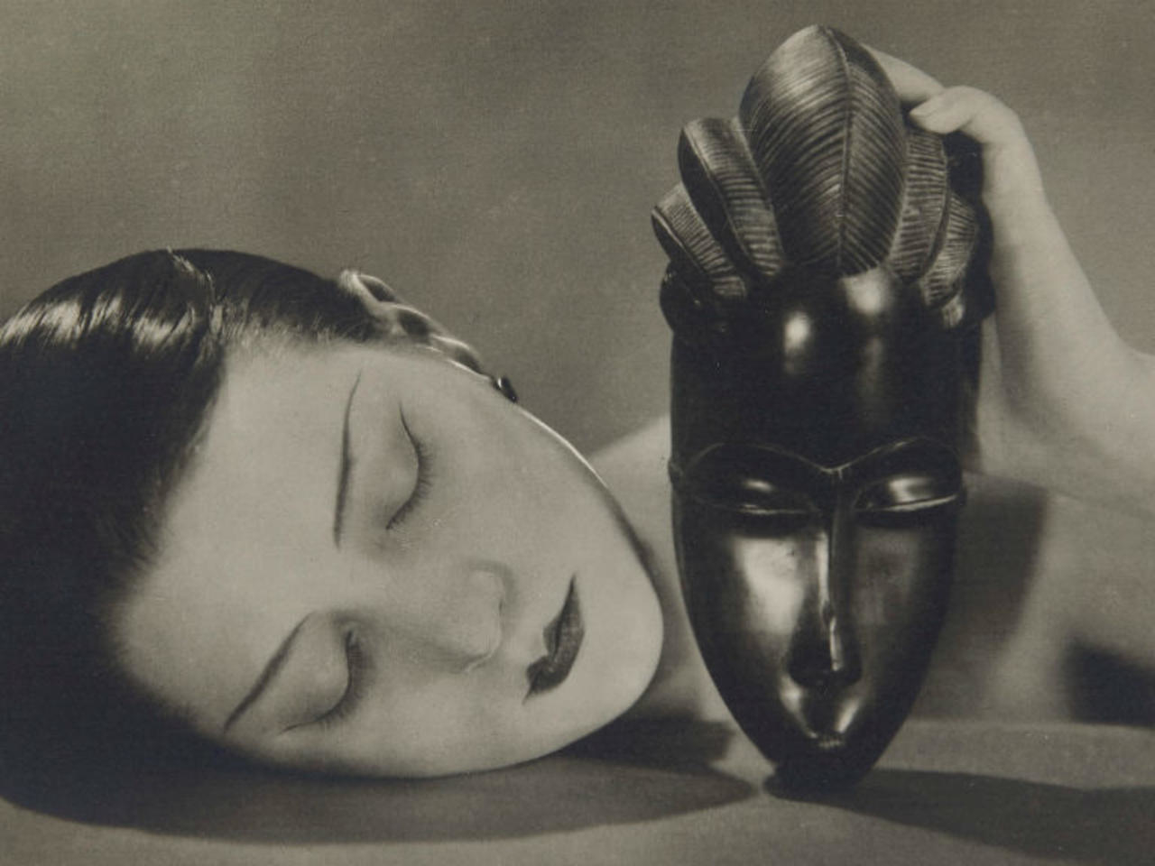 Fotografia di moda. A Parigi, l'opera di Man Ray sotto una nuova luce ...