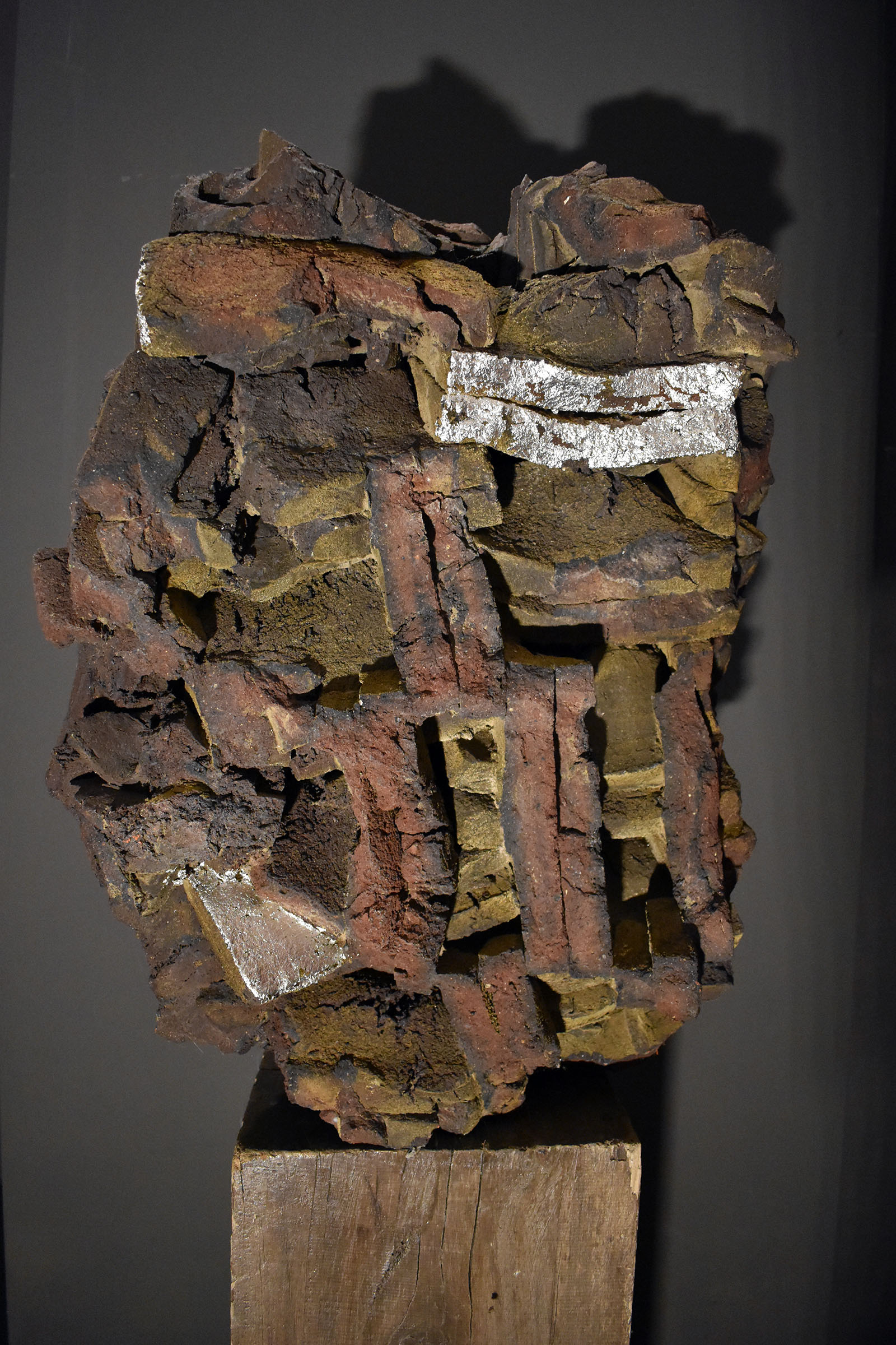 Le viscere della terra, le viscere della storia: la personale di ...