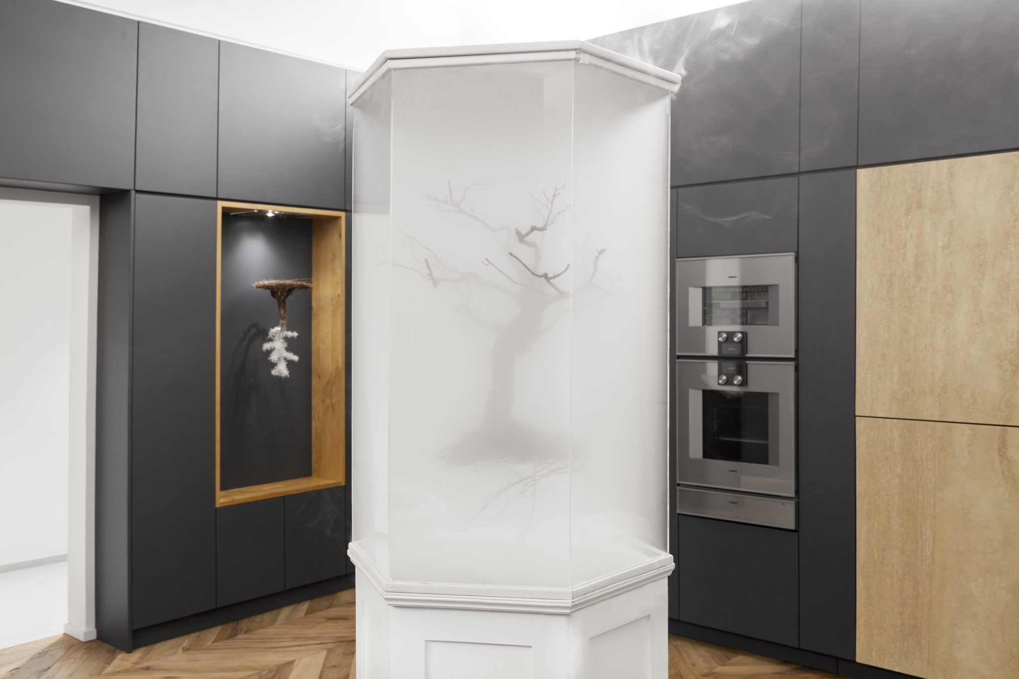 Il giardino dei fuggitivi. L'eterno ritorno nella mostra di Giulia ...