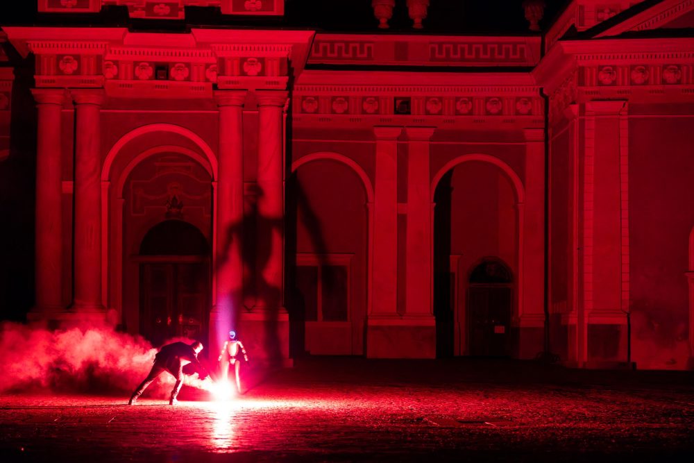 Illuminare il Futuro. L'Umanoide di Stefano Cagol a spasso per ...