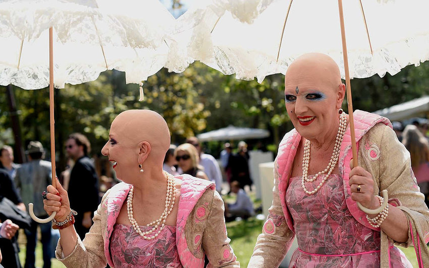 Addio Eva: scompare metà della leggendaria coppia Eva & Adele - ArtsLife